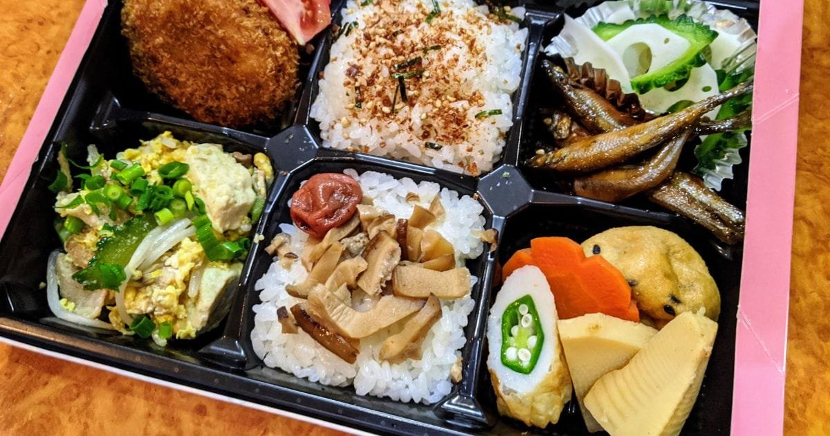 A Delicious And Balanced Korean Dosirak Lunchbox